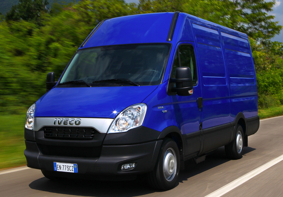 Images of Iveco Daily Van Natural Power 2011–14