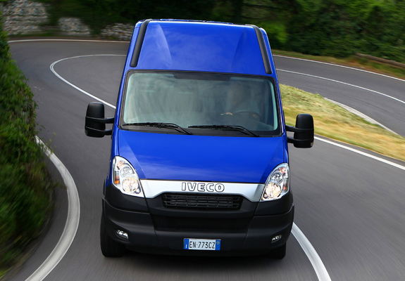 Photos of Iveco Daily Van Natural Power 2011–14