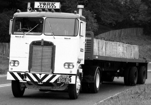 Pictures of Kenworth K100 UK-spec 1963–77