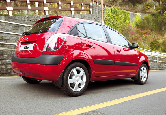 Images of Kia Rio Hatchback (JB) 2005–09