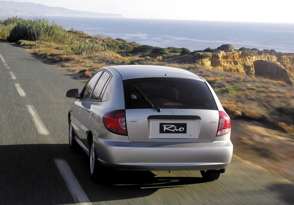 Photos of Kia Rio Wagon (DC) 2002–05
