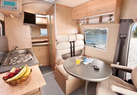 Photos of La Strada Regent S (W906) 2009