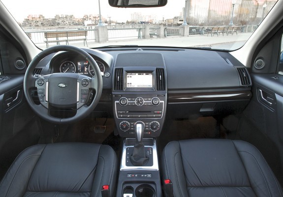 Land Rover LR2 HSE 2012 wallpapers