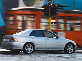 Lexus IS 200 (XE10) 1999–2005 images