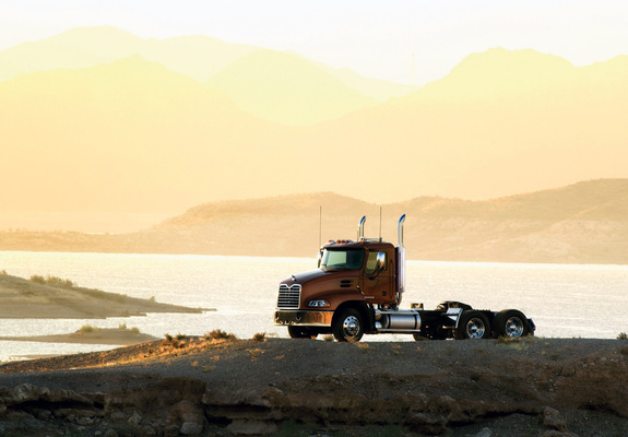 Mack Vision 6x4 2000 wallpapers