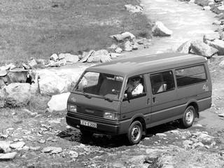 Mazda E2000 4x4 1985–89 pictures