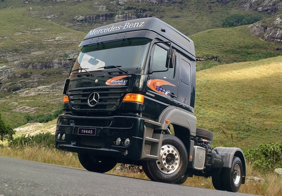 Mercedes-Benz 1944S photos