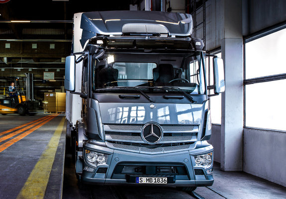 Mercedes-Benz Antos 2012 pictures