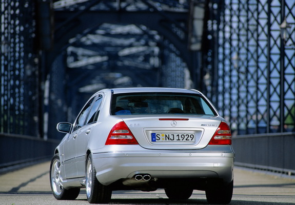 Mercedes-Benz C 32 AMG (W203) 2001–04 pictures