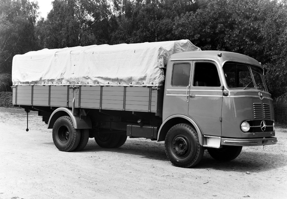 Mercedes-Benz LP315 1956 pictures
