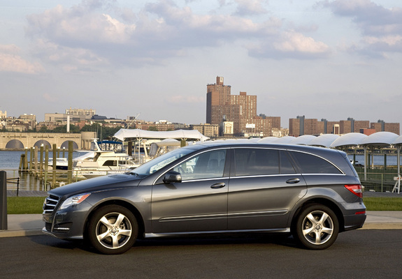 Images of Mercedes-Benz R 350 4MATIC US-spec (W251) 2010