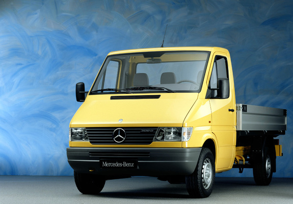 Images of Mercedes-Benz Sprinter Pickup 1995–2000