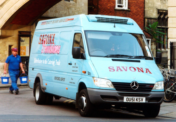 Mercedes-Benz Sprinter Van UK-spec 2000–06 photos