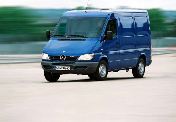 Mercedes-Benz Sprinter Van 2000–06 wallpapers
