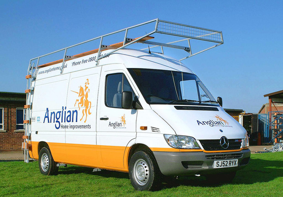 Pictures of Mercedes-Benz Sprinter Van UK-spec 2002–06