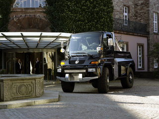 Photos of Brabus Mercedes-Benz Unimog U500 Black Edition 2006–13