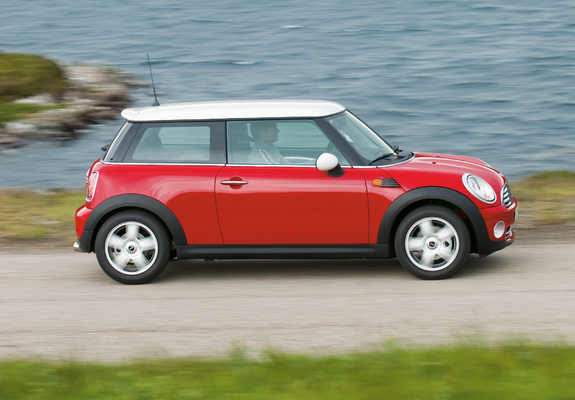 Images of Mini Cooper (R56) 2006–10