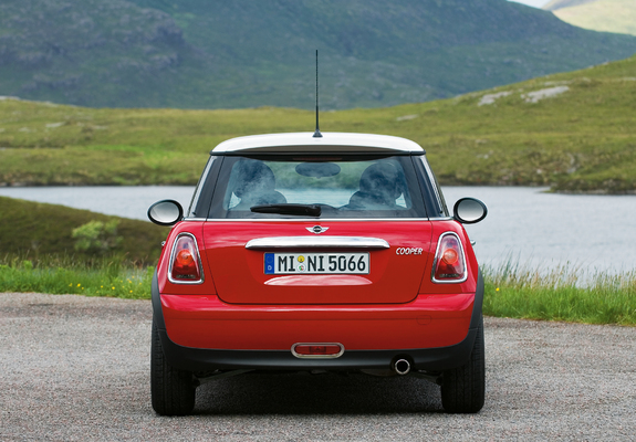 Mini Cooper (R56) 2006–10 photos