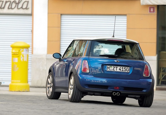 Photos of Mini Cooper S (R53) 2004–06
