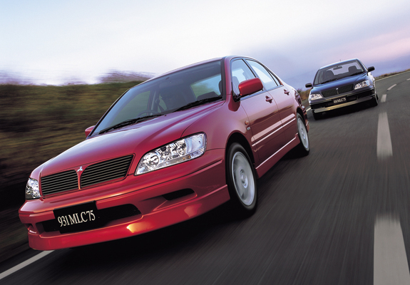 Images of Mitsubishi Lancer Cedia 2000–03