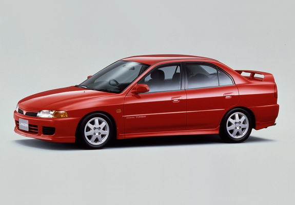 Mitsubishi Lancer GSR JP-spec 1995–97 photos