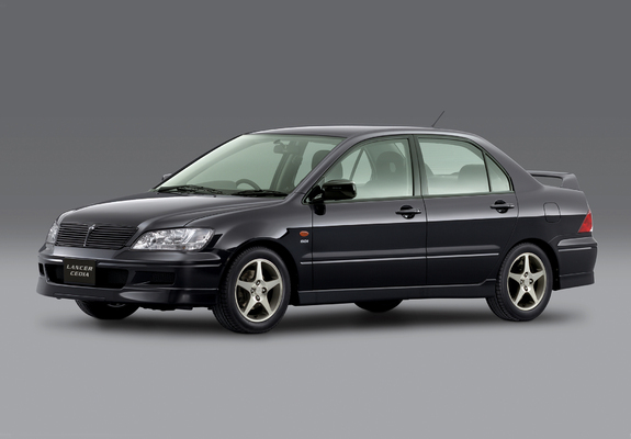 Mitsubishi Lancer Cedia 2000–03 pictures