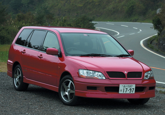 Mitsubishi Lancer Cedia Wagon 2000–03 wallpapers