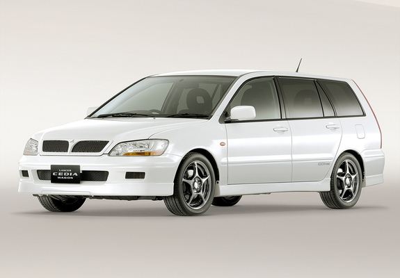 Photos of Mitsubishi Lancer Cedia Wagon 2000–03