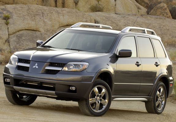 Mitsubishi Outlander US-spec 2003–06 photos