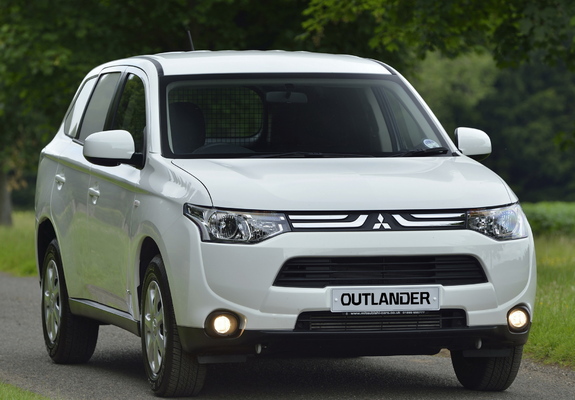 Pictures of Mitsubishi Outlander Commercial 2013
