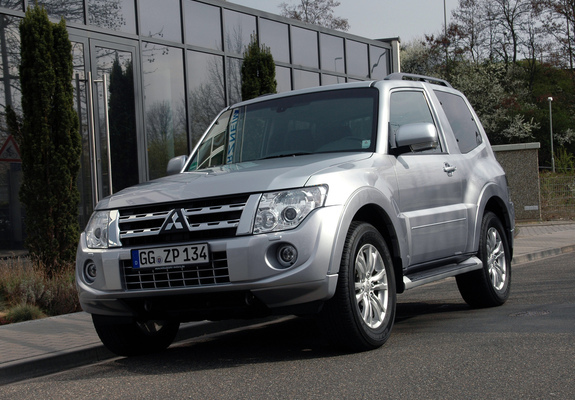 Mitsubishi Pajero 3-door 2006 wallpapers
