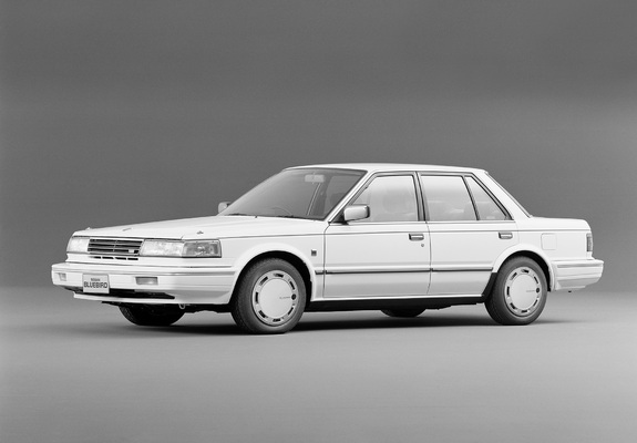 Photos of Nissan Bluebird Maxima Sedan (U11) 1986–88