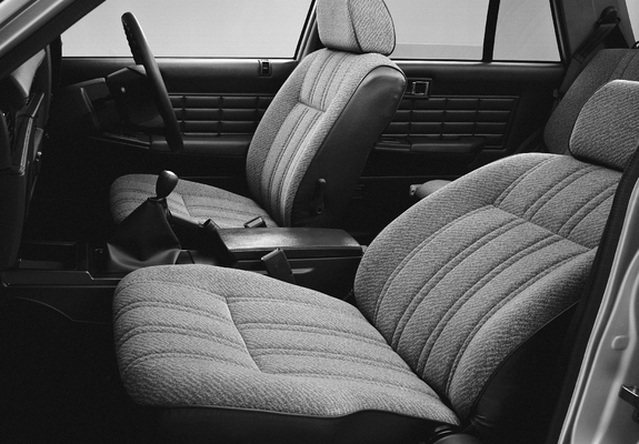 Nissan Cedric Wagon (Y30) 1985–99 images