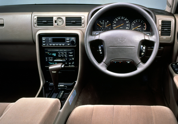 Nissan Cedric (Y32) 1991–93 images