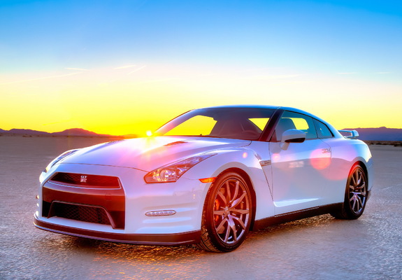Nissan GT-R Black Edition US-spec (R35) 2010 pictures