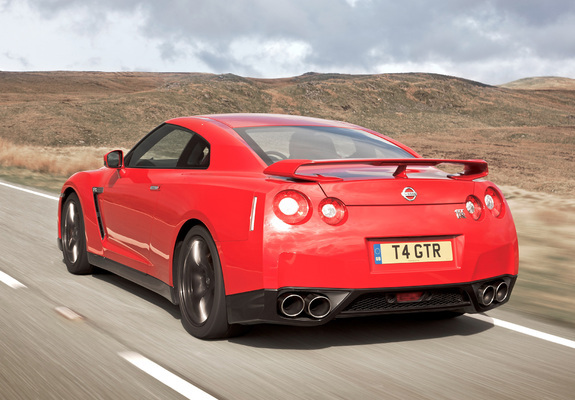 Nissan GT-R Black Edition UK-spec 2008–10 wallpapers