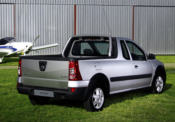 Nissan NP200 2009 images