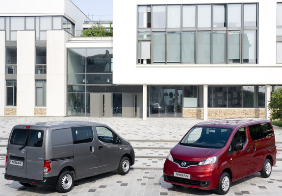 Nissan NV200 images