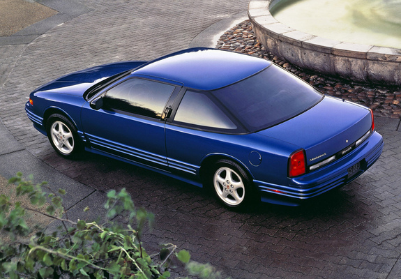 Pictures of Oldsmobile Cutlass Supreme 1988–97