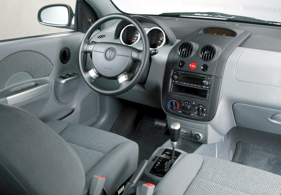Photos of Pontiac Wave Sedan (T200) 2004–06