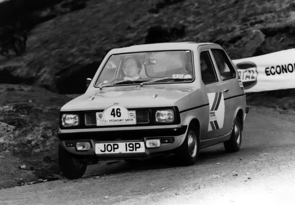 Images of Reliant Kitten DL Saloon 1976–82