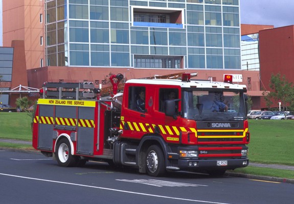 Scania 94D 310 4x2 Crew Cab Firetruck by Metz 2000–04 images