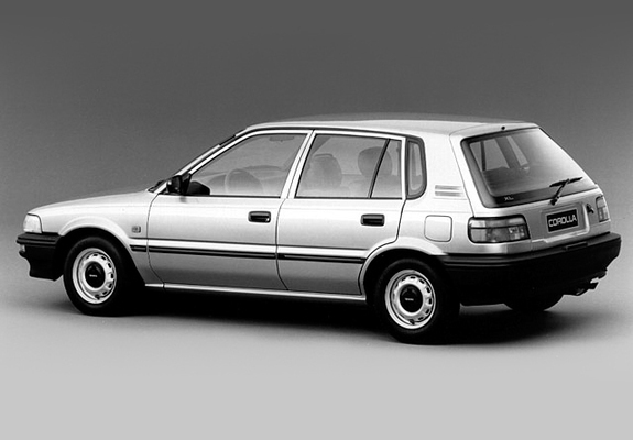 Photos of Toyota Corolla Compact 5-door (E90) 1987–92