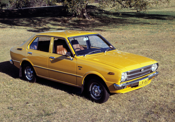 Pictures of Toyota Corolla 4-door Sedan AU-spec (KE30) 1974–79