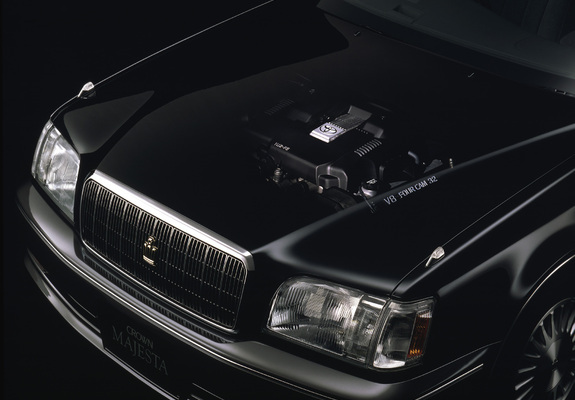 Photos of Toyota Crown Majesta (S150) 1995–99