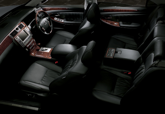 Pictures of Toyota Crown Majesta (S180) 2006–09
