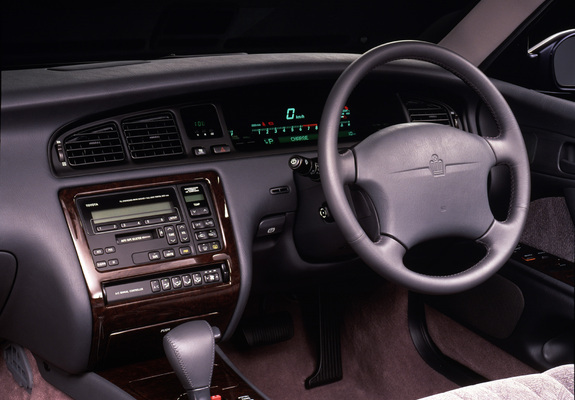 Toyota Crown Majesta (S140) 1991–95 pictures