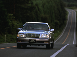 Toyota Crown Majesta (S150) 1995–99 images