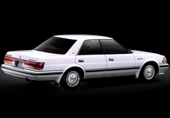 Photos of Toyota Crown Royal Saloon G 3.0 Hardtop (MS137) 1987–91