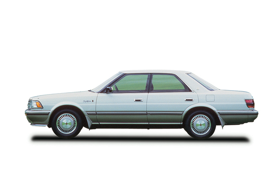 Pictures of Toyota Crown Royal Saloon G 3.0 Hardtop (MS137) 1987–91